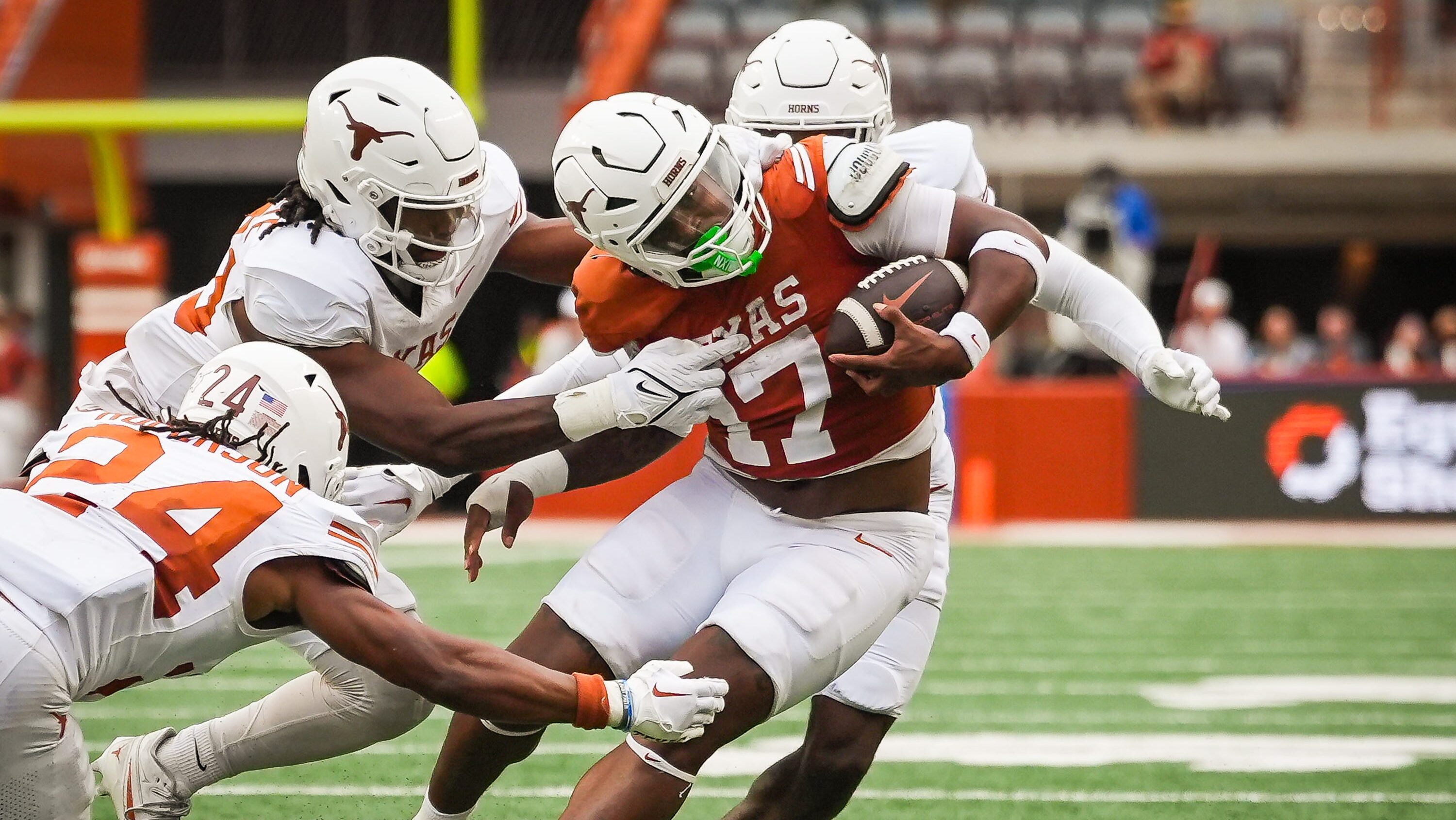 Per reports, former Longhorn Running Back Savion Red joins Nevada ...